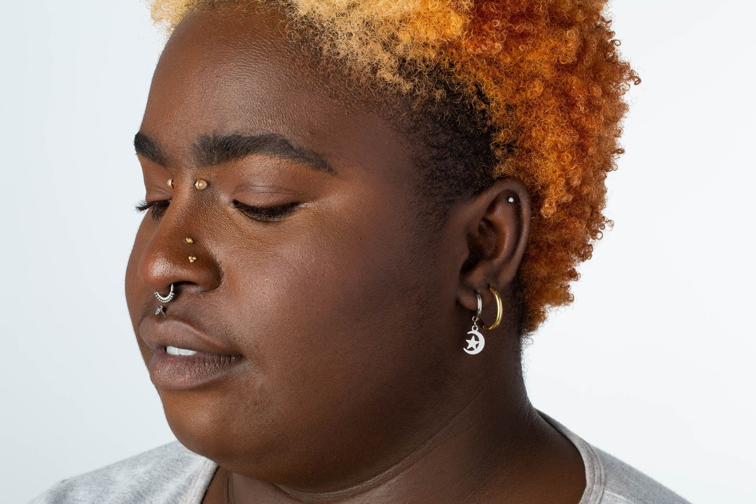 A Guide to Nostril Piercings: Pain, Aftercare, and Jewelry Options – piercedowl